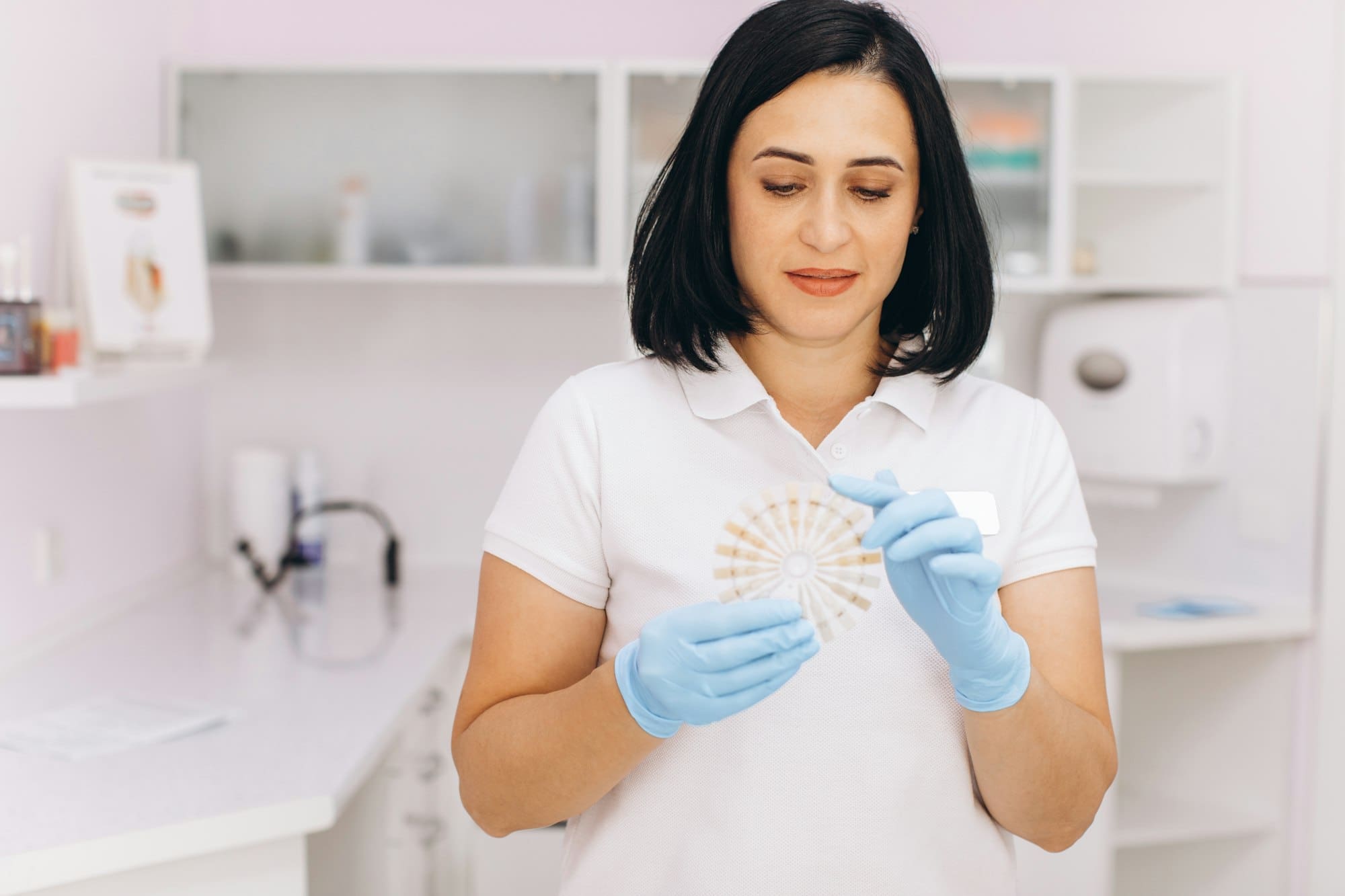 The Concept Of Color In Dentistry: A Comprehensive Guide • Land Of Smile